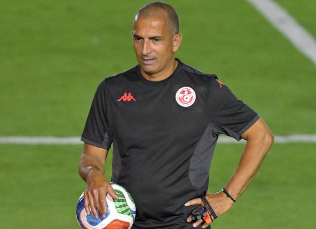 Túnez no sorportó derrota ante Suecia y separa a su técnico Sabri Lamouchi