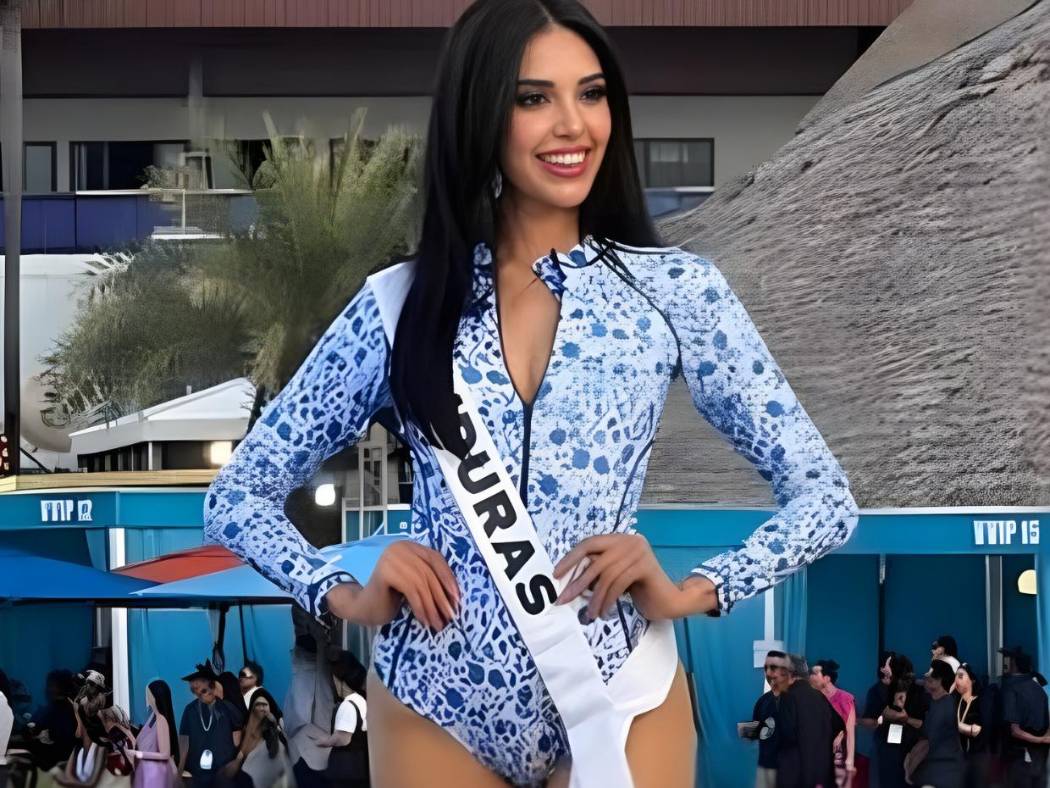 Alejandra Fuentes impacta con su presentación en traje de baño
