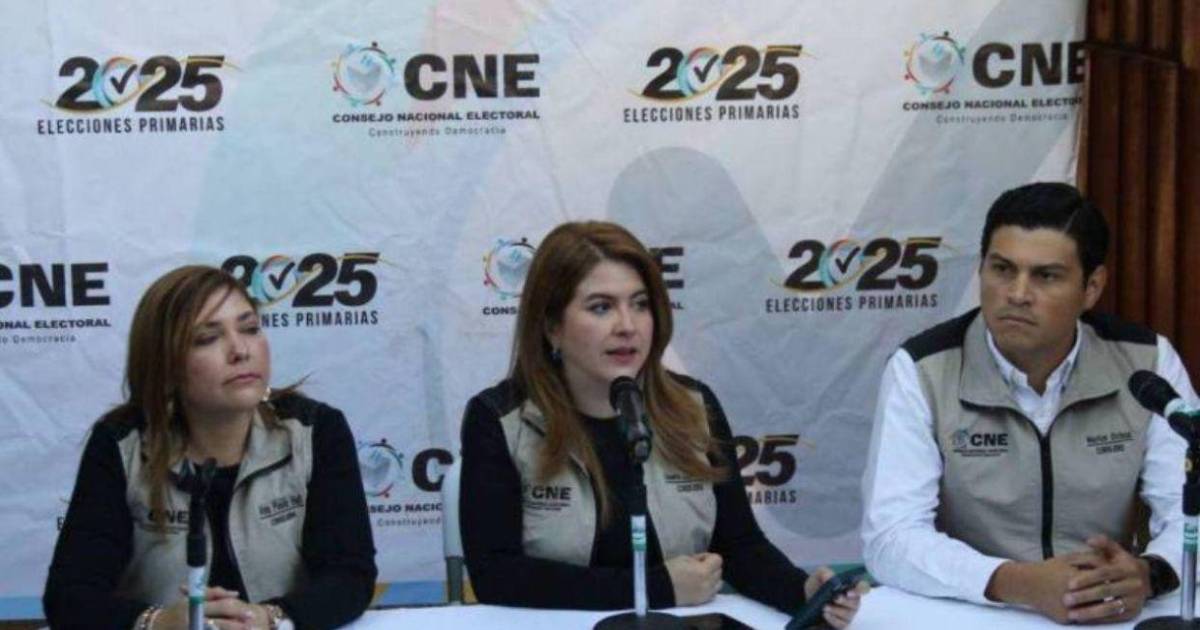 Hall llama al orden a consejeros del CNE y pide imparcialidad