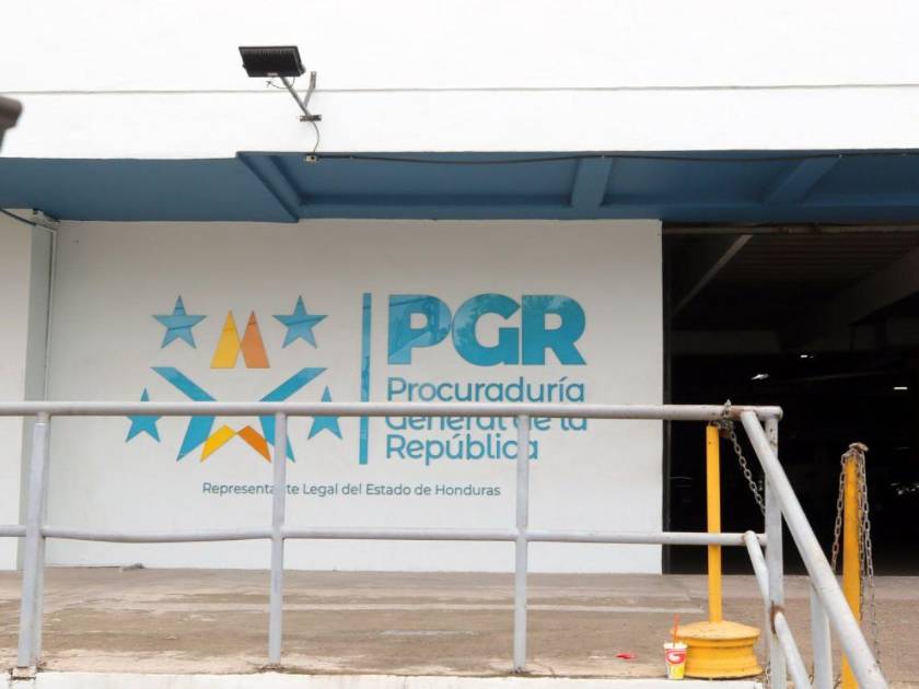 PGR bajo amenaza de protestas por despido de exempleados públicos