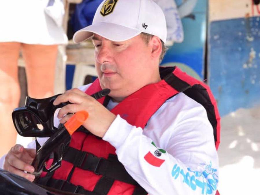 El millonario que se salvó de morir junto a su hijo al rechazar viaje ...